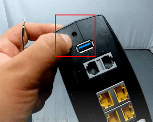 ¿Cómo resetear un modem Arris a estado de fábrica?